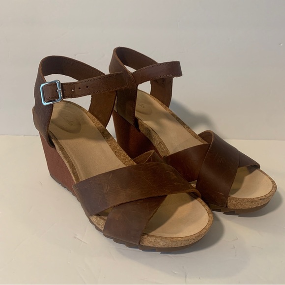 Clarks | Shoes | New Clarks Womens Flex Sun Wedge Sandals Tan Leather 9 ...